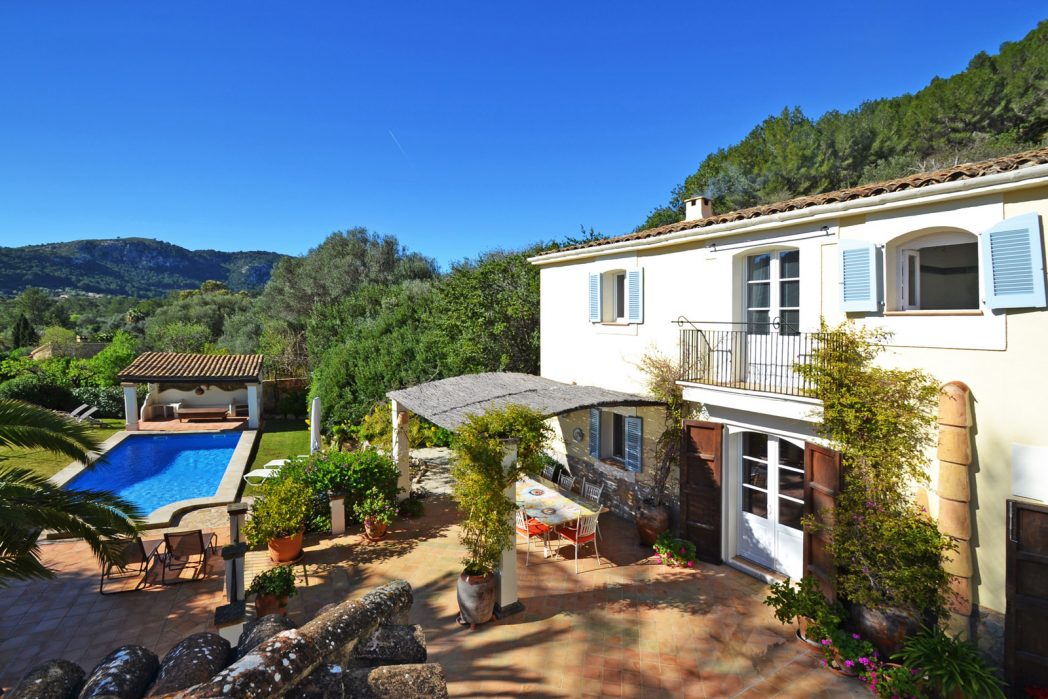 How To Buy into the Finca Lifestyle in Medellin Colombia