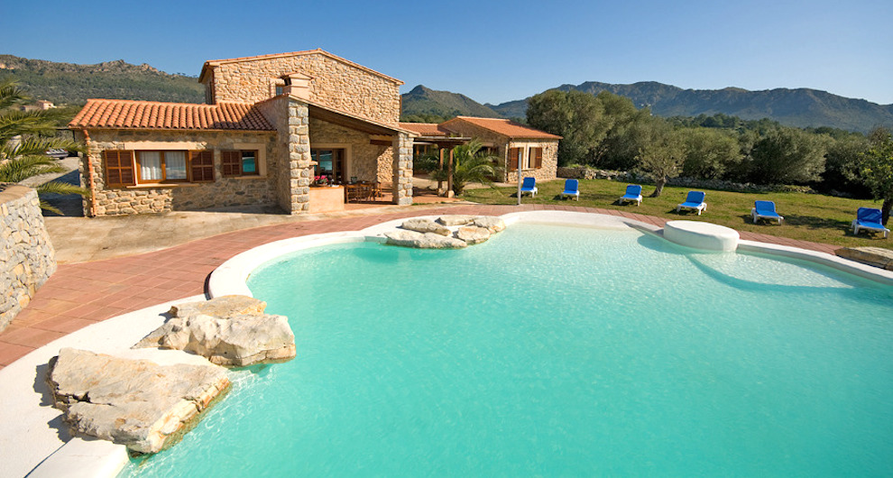 How To Buy into the Finca Lifestyle in Medellin Colombia